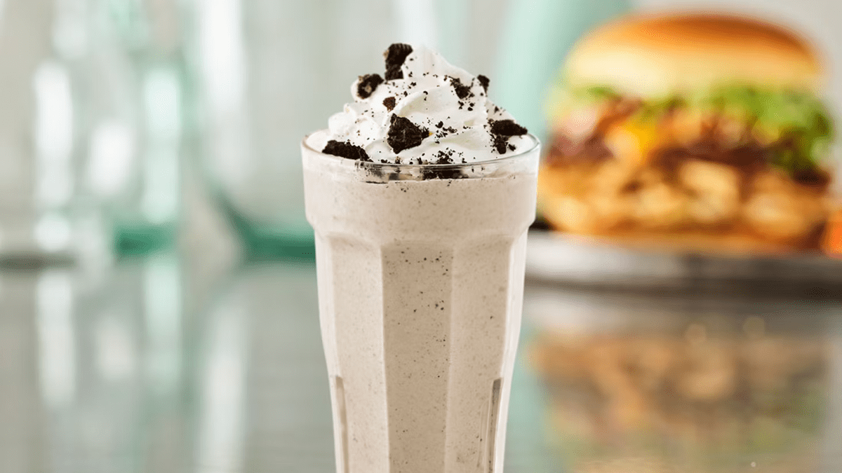 New Holiday Deals and Gift Ideas from Red Robin, Smashburger, and More