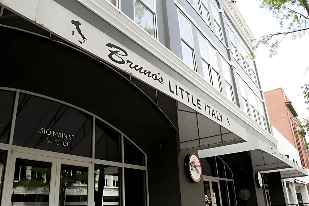 Guy Fieri’s Guide to 10 Best Diners, Drive-Ins, and Dives