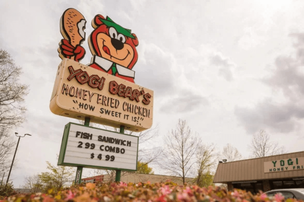 The 15 Iconic Fast Food Places That Deserve a Comeback